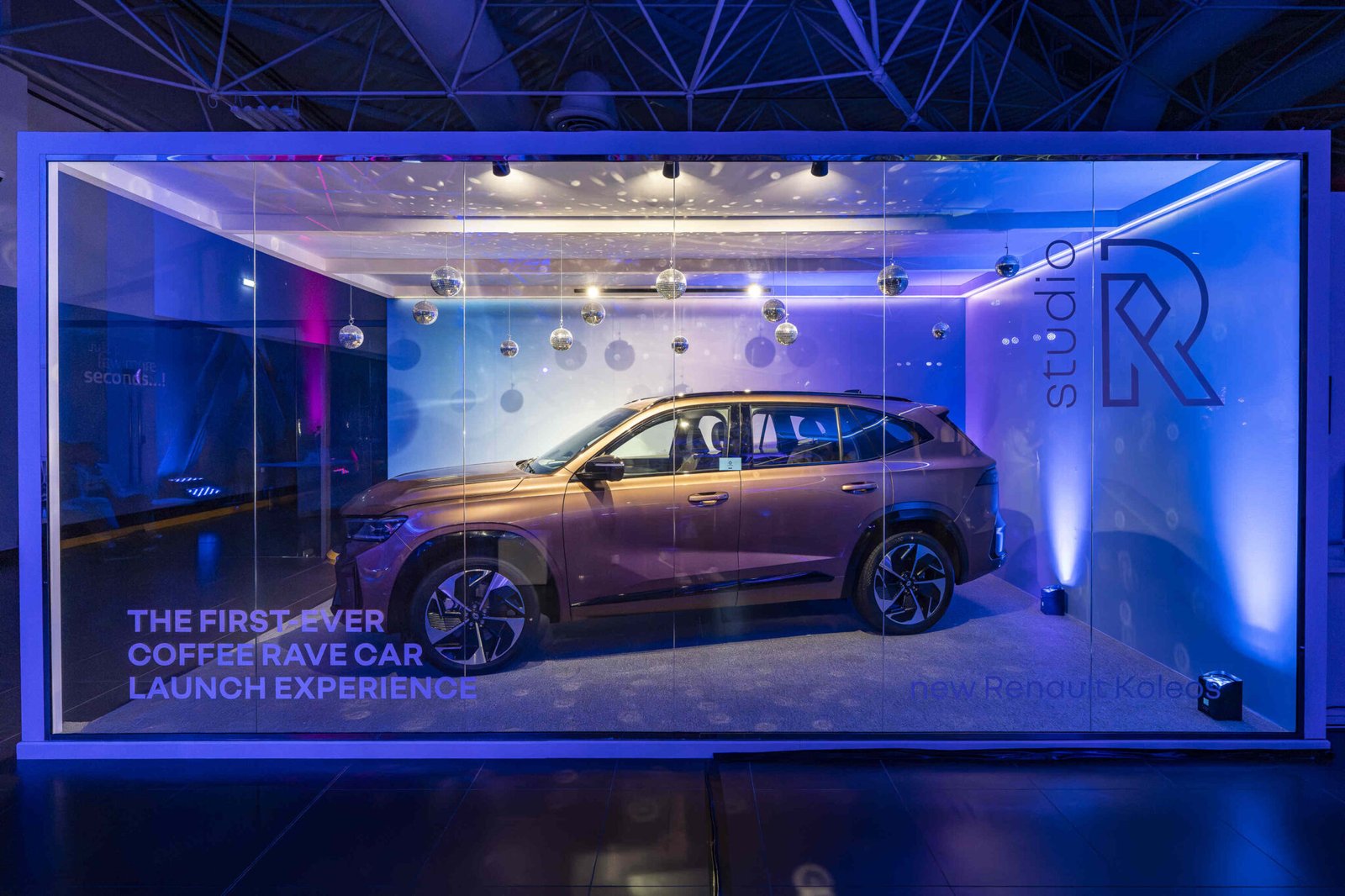 Renault Just Threw a Coffee Rave in a Showroom—and Unveiled the Sleek ...